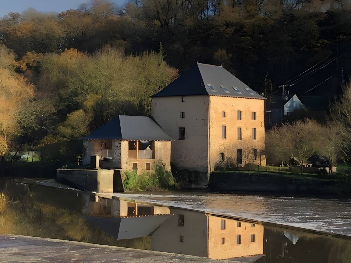 200 M² Maison De Vacances ∙ 5 Chambres ∙ 12 Personnes - Château-Gontier-sur-Mayenne