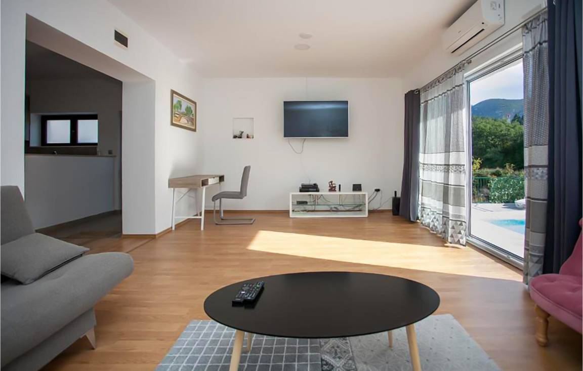 100 M² Ferienhaus ∙ 2 Schlafzimmer ∙ 6 Gäste - Mimice