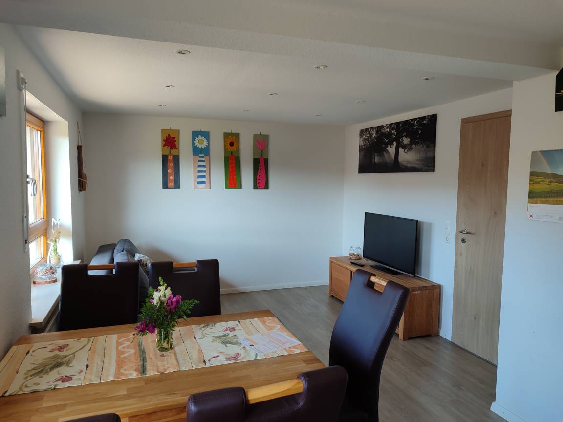 75 M² Ferienwohnung ∙ 2 Schlafzimmer ∙ 5 Gäste - Elzach