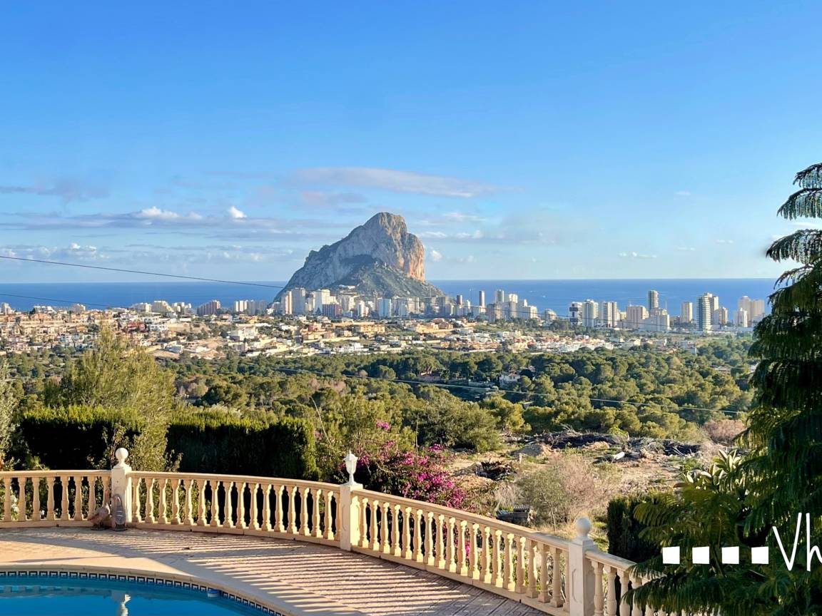 250 M² Villa ∙ 4 Bedrooms ∙ 8 Guests - Calp