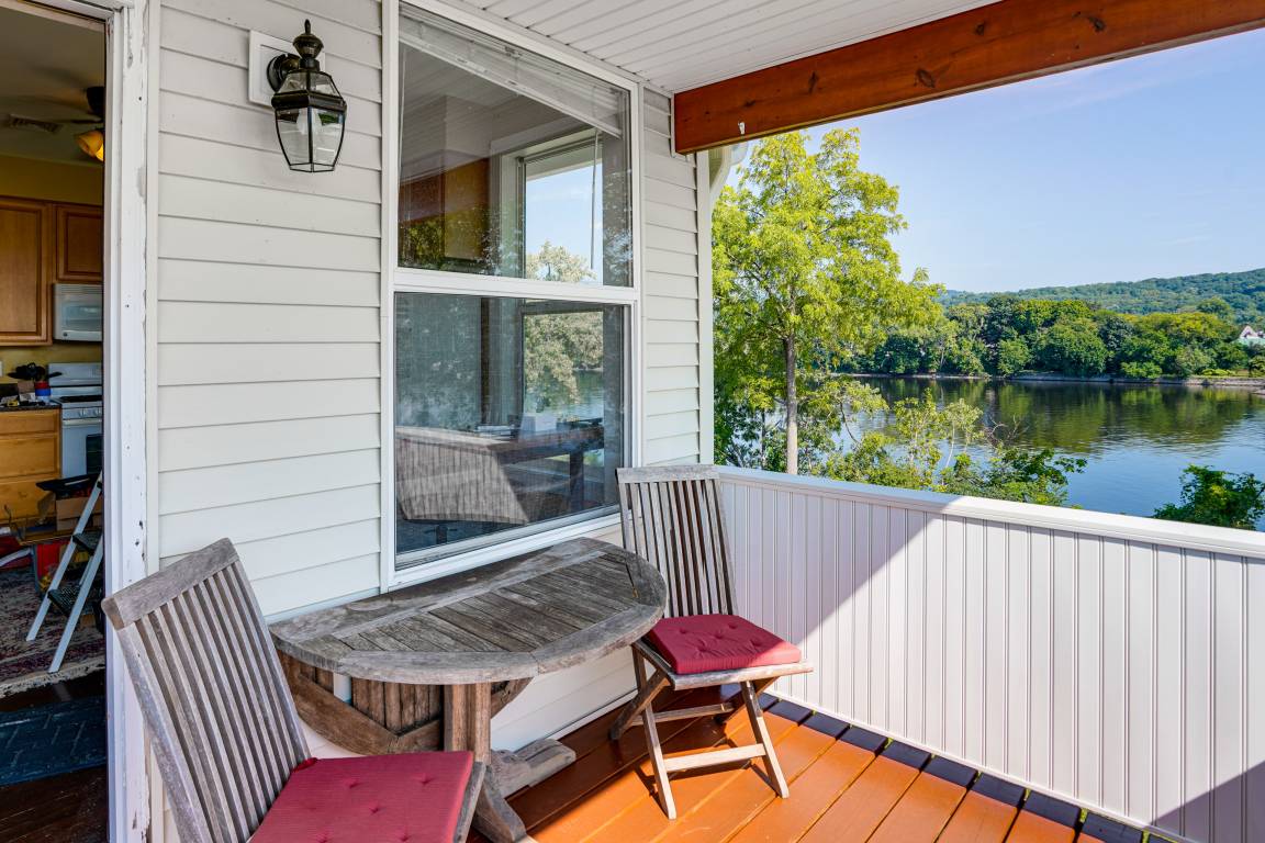 111 M² Apartment ∙ 2 Bedrooms ∙ 4 Guests - Albany, NY