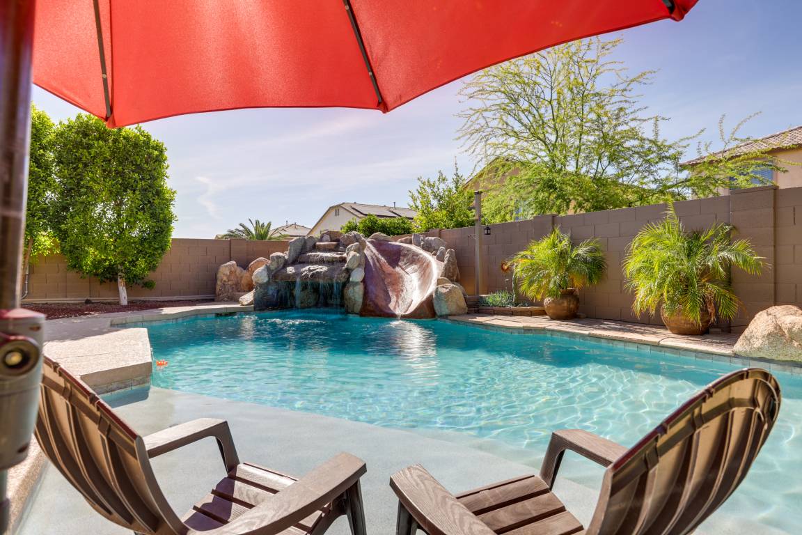 236 M² House ∙ 4 Bedrooms ∙ 8 Guests - Surprise, AZ