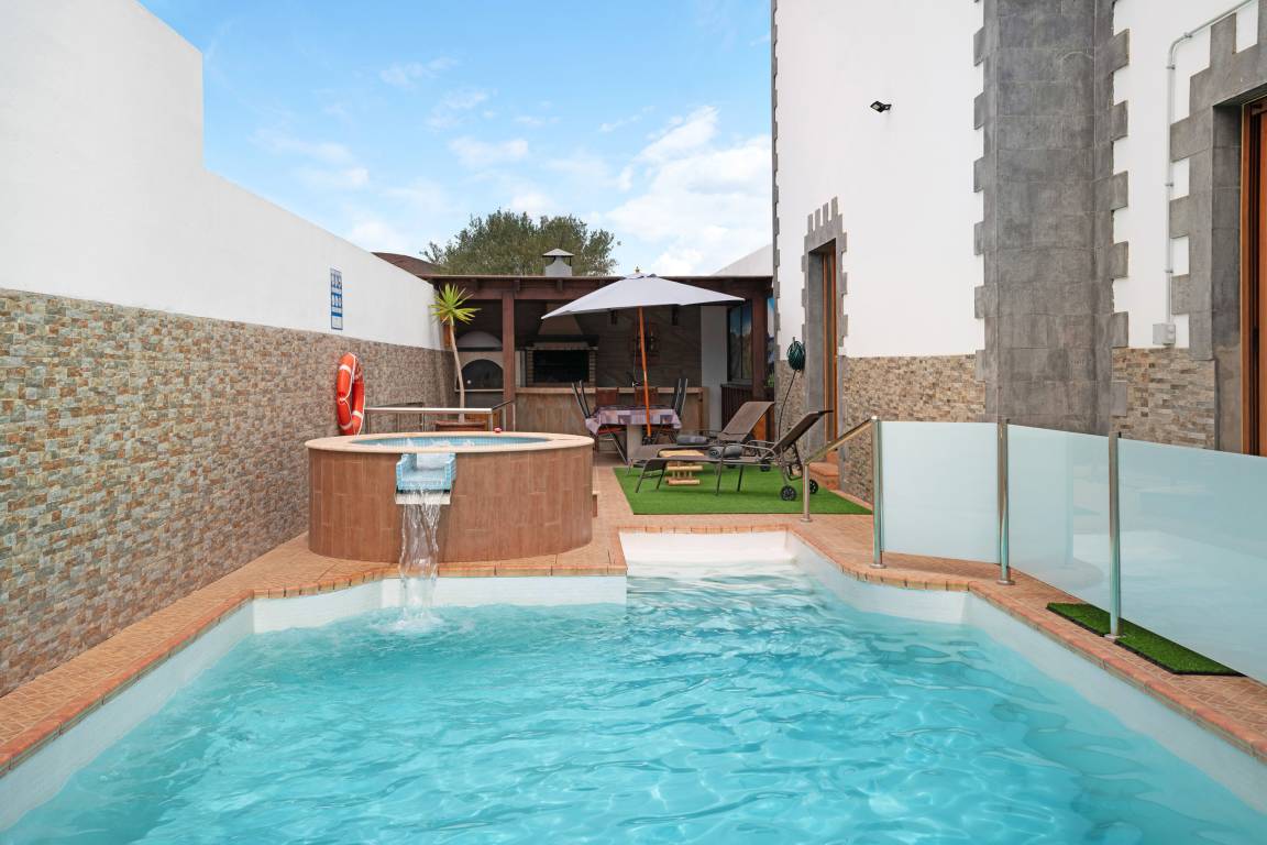 150 M² House ∙ 1 Bedroom ∙ 4 Guests - Lanzarote