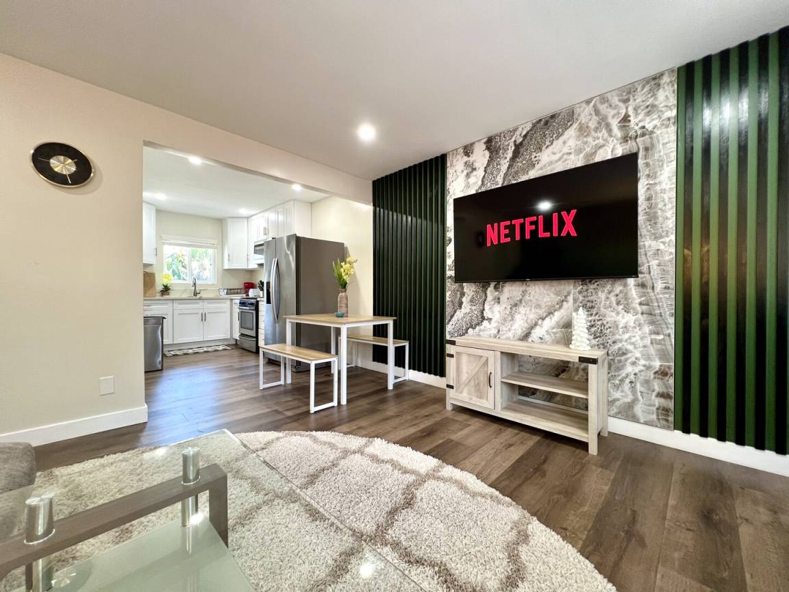 74 M² Apartment ∙ 2 Bedrooms ∙ 4 Guests - Downey, CA