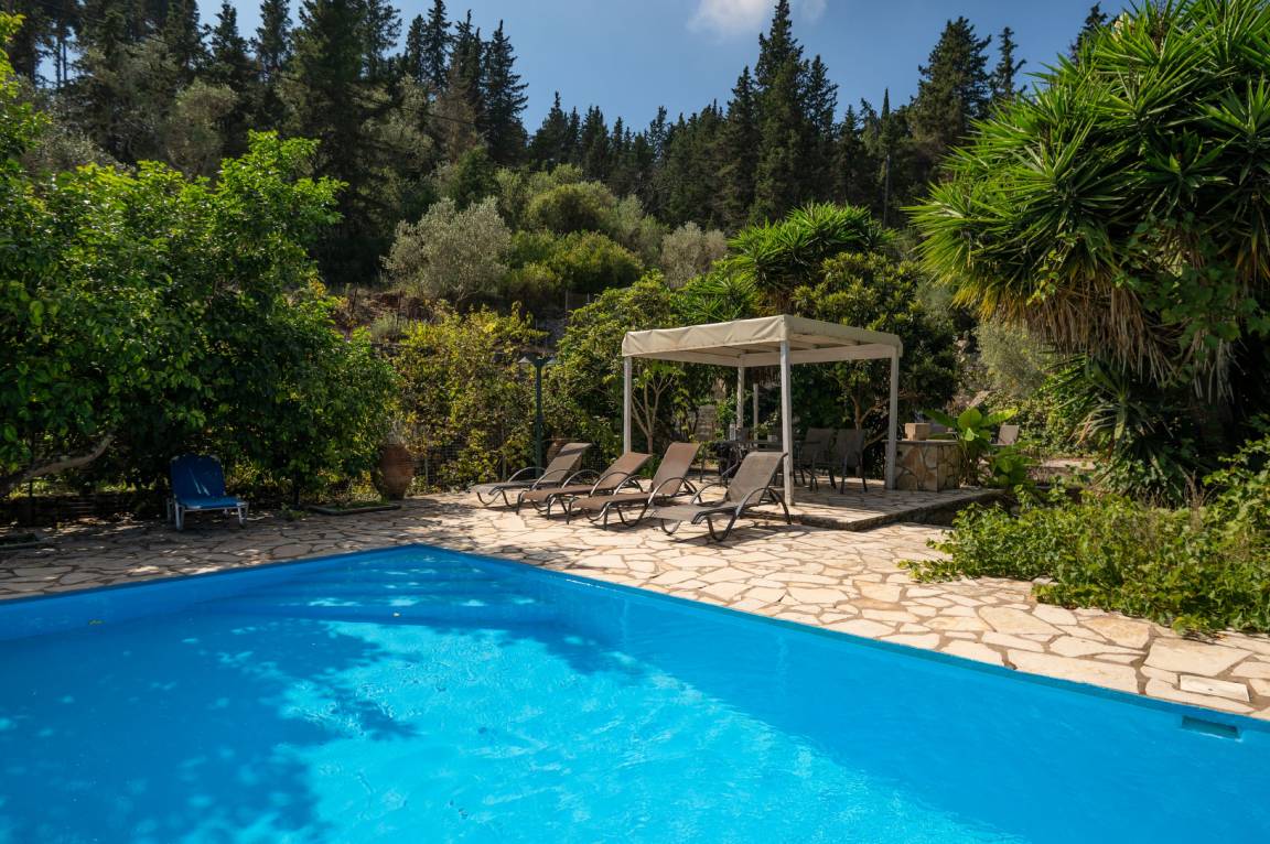 67 M² Villa ∙ 2 Bedrooms ∙ 5 Guests - Paxi