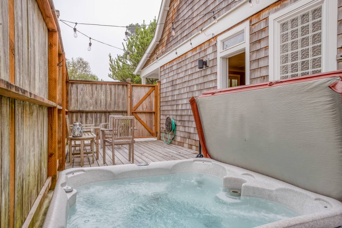 242 M² House ∙ 4 Bedrooms ∙ 8 Guests - Depoe Bay, OR