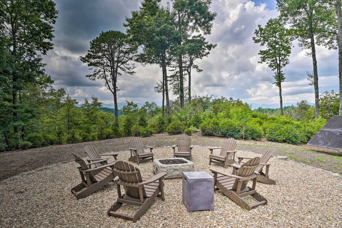 325 M² House ∙ 4 Bedrooms ∙ 8 Guests - Brevard, NC