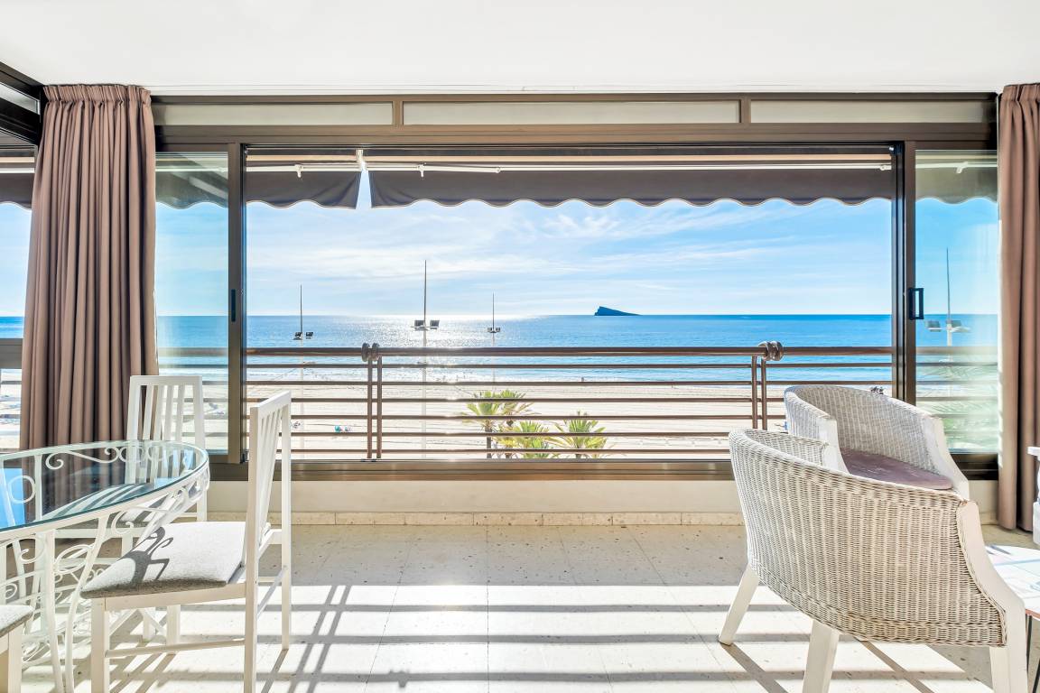 70 M² Apartamento ∙ 2 Habitaciones ∙ 5 Huéspedes - Benidorm