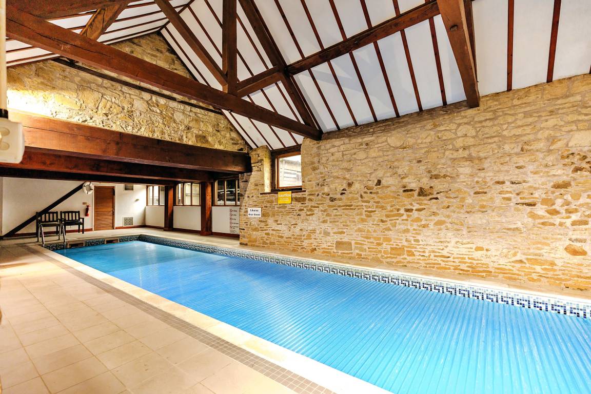 100 M² Cottage ∙ 2 Bedrooms ∙ 4 Guests - Stokesay Castle