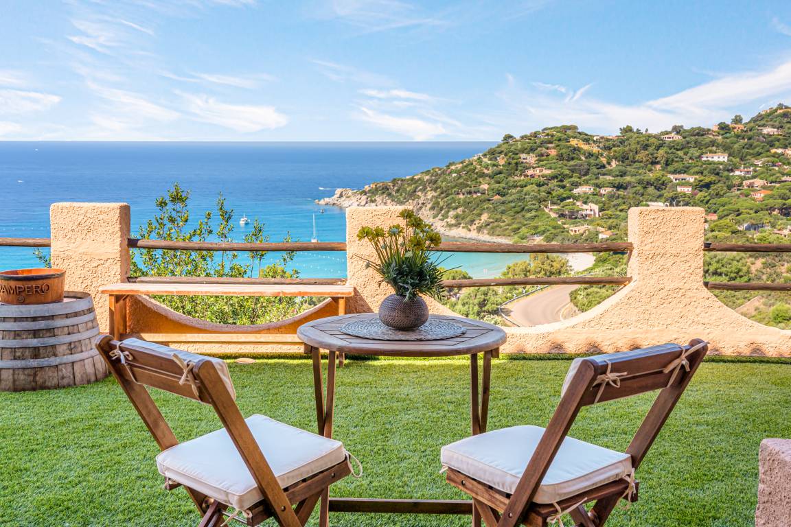 110 M² Villa ∙ 3 Habitaciones ∙ 14 Huéspedes - Villasimius