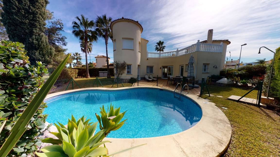 202 M² Villa ∙ 3 Bedrooms ∙ 6 Guests - Oliva