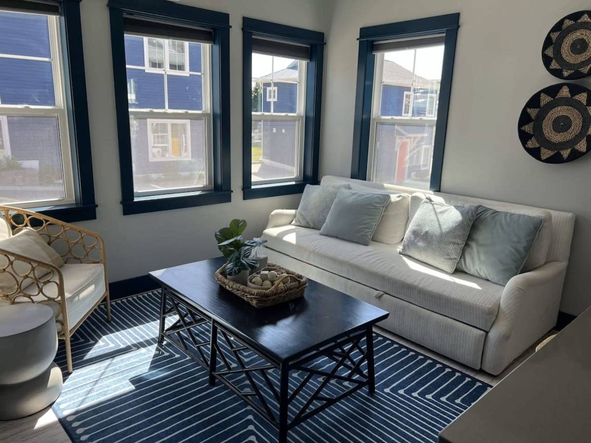 Apartment ∙ 3 Bedrooms ∙ 9 Guests - Charlevoix, MI