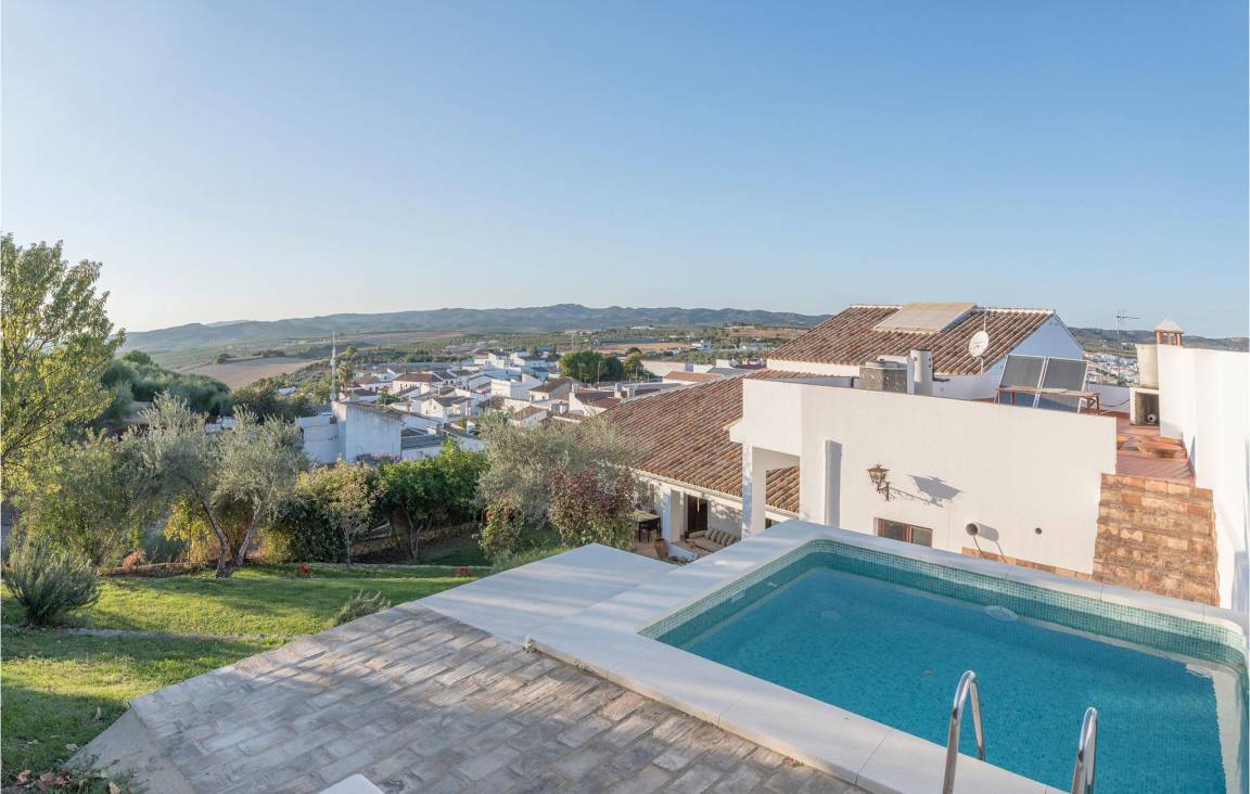240 M² Casa ∙ 6 Habitaciones ∙ 8 Huéspedes - Palma del Río