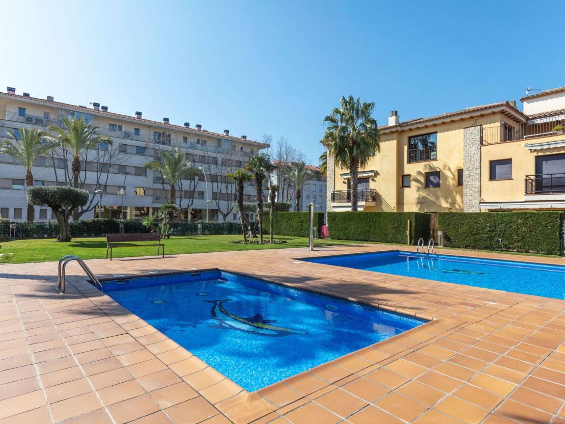 75 M² Huoneisto ∙ 3 Makuuhuonetta ∙ 5 Vierasta - Palamós