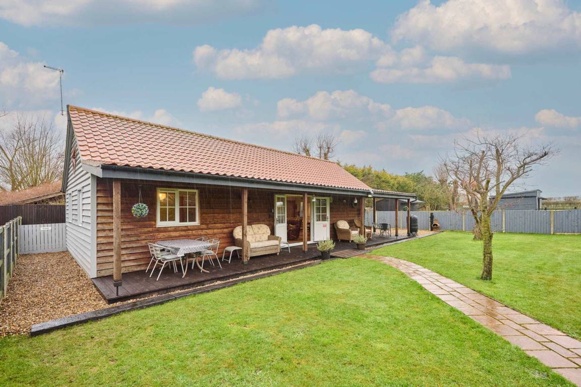 House ∙ 2 Bedrooms ∙ 4 Guests - Norfolk