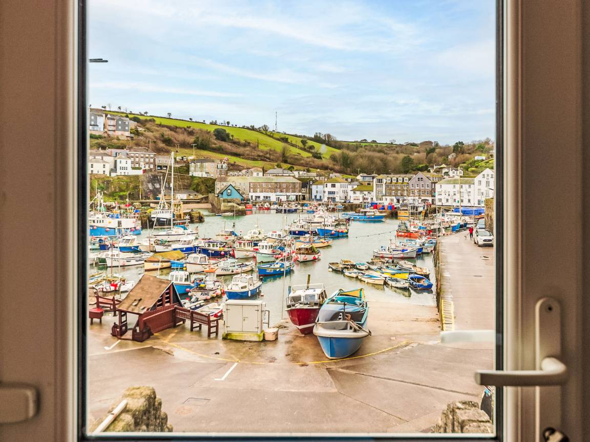 Apartment ∙ 2 Bedrooms ∙ 4 Guests - St Austell