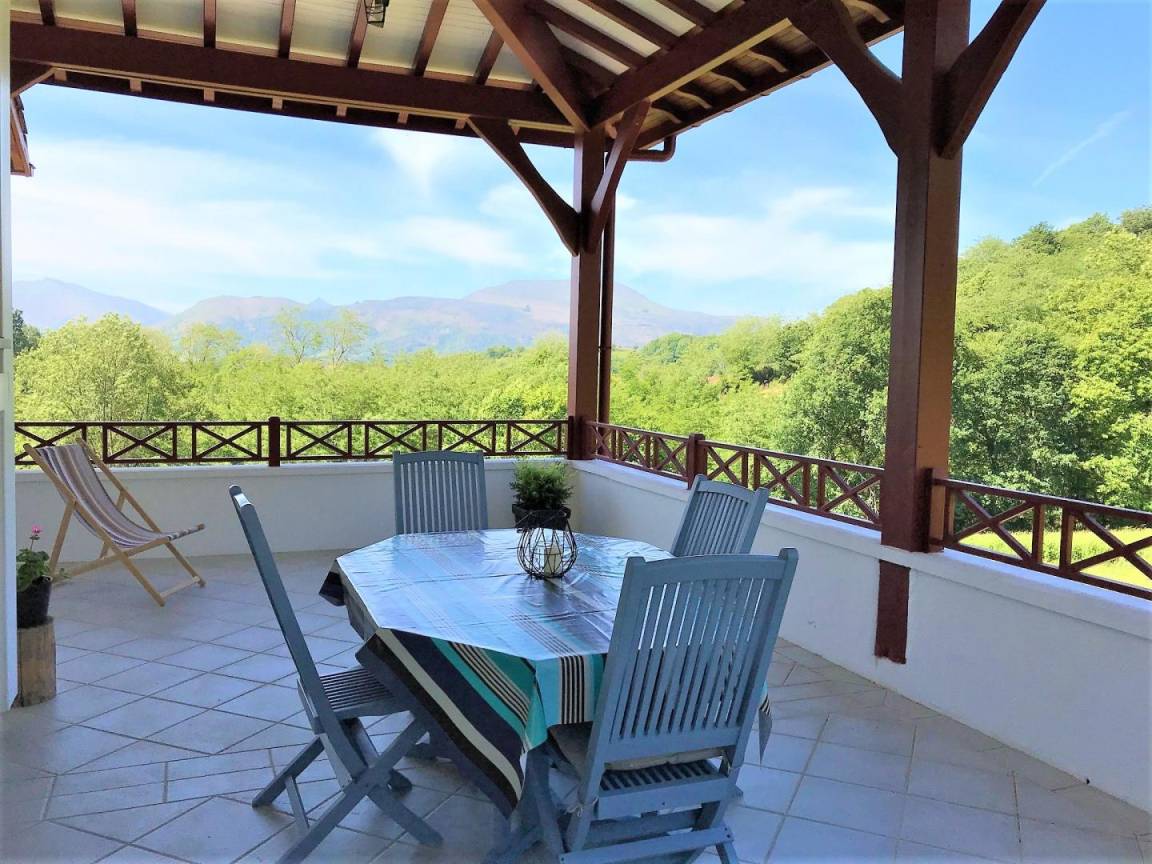 93 M² Gîte ∙ 2 Chambres ∙ 5 Personnes - Cambo-les-Bains