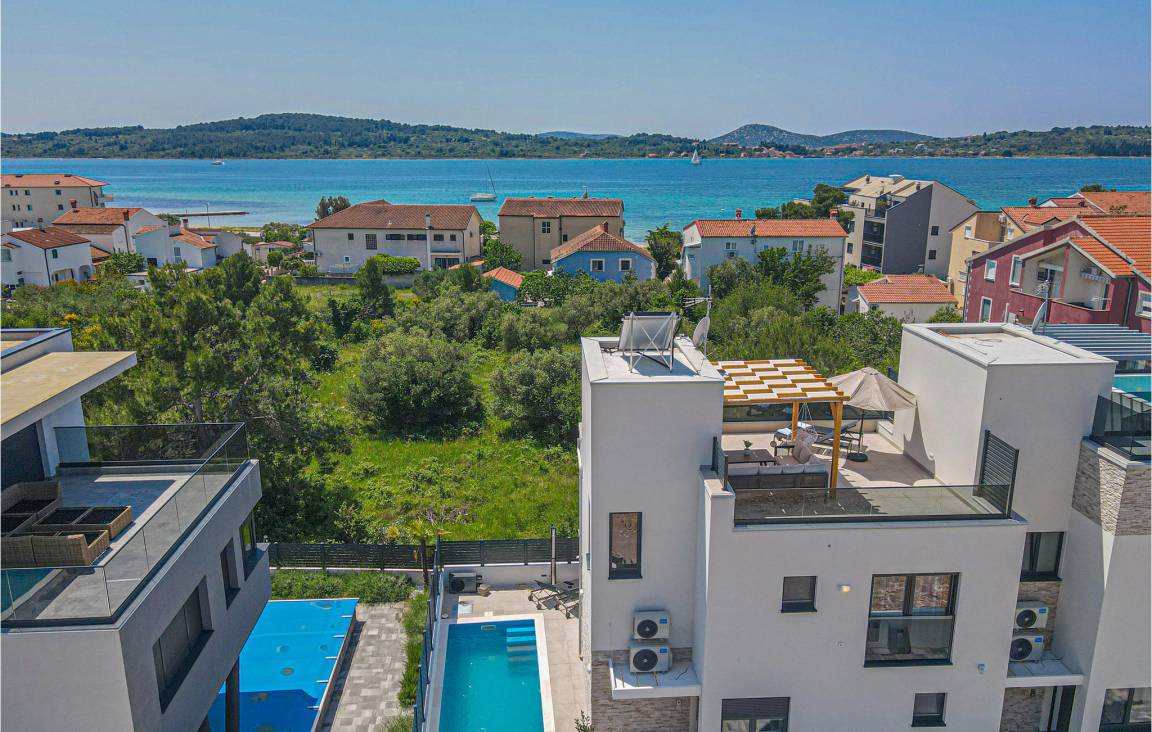 150 M² Maisonette ∙ 3 Bedrooms ∙ 8 Guests - Vodice