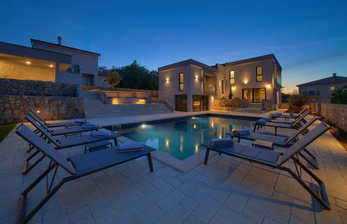 437 M² Villa ∙ 6 Bedrooms ∙ 12 Guests - Krk