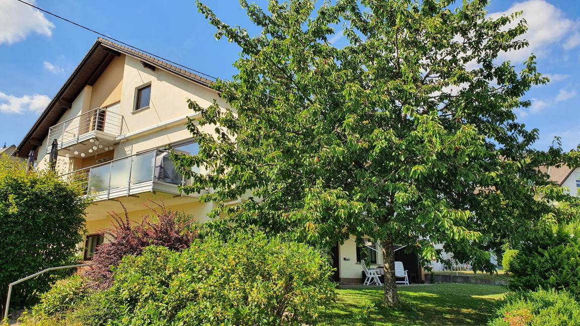 70 M² Huoneisto ∙ 1 Makuuhuone ∙ 4 Vierasta - Burbach
