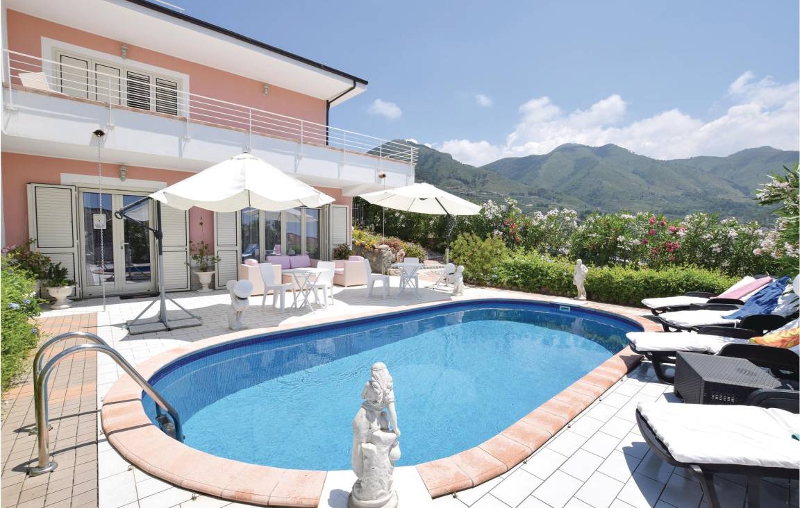170 M² Maisonnette ∙ 6 Slaapkamers ∙ 15 Gasten - Calabrië