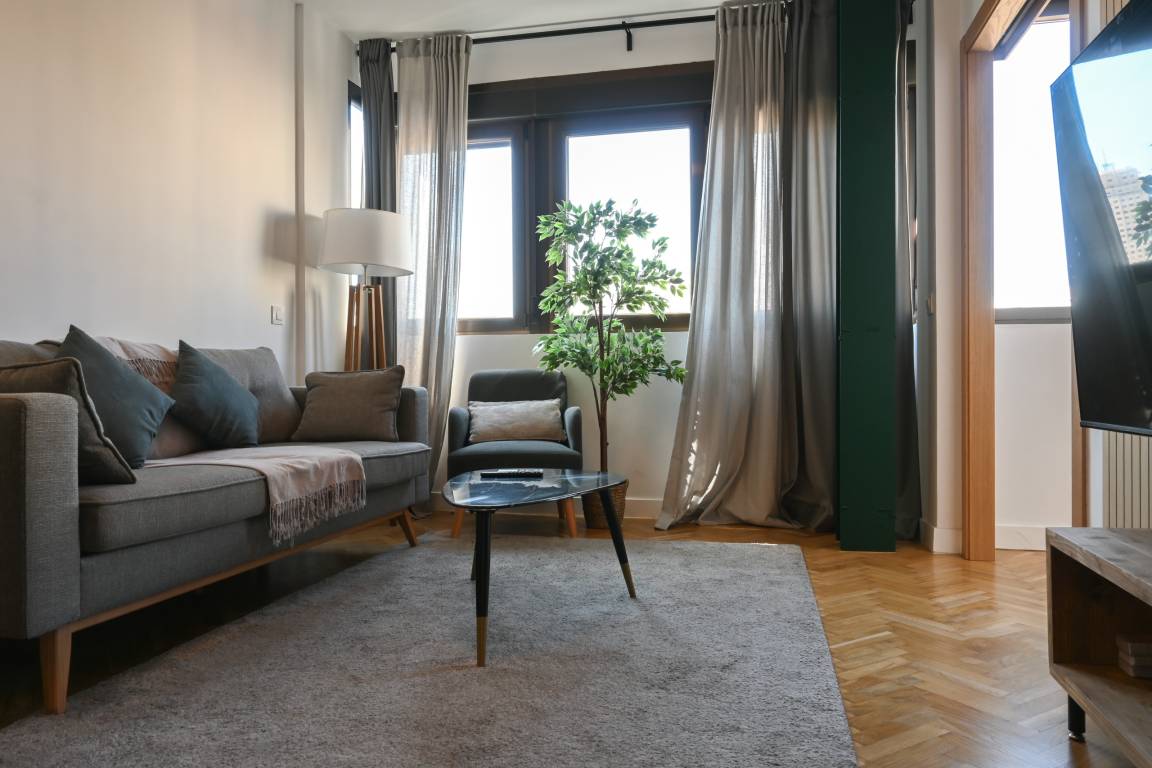 72 M² Apartamento ∙ 2 Habitaciones ∙ 4 Huéspedes - Chueca