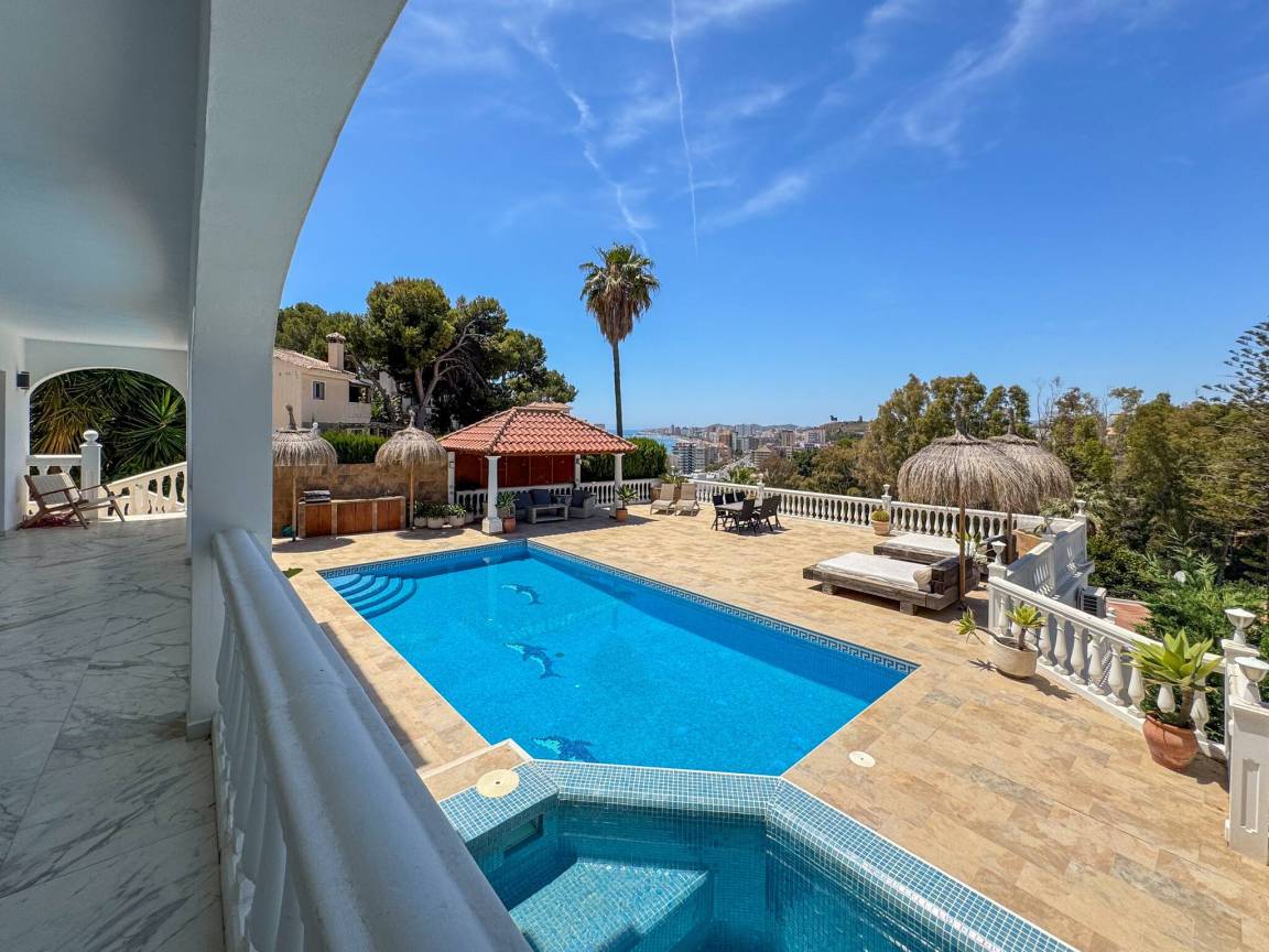 500 M² House ∙ 8 Bedrooms ∙ 16 Guests - Benalmádena