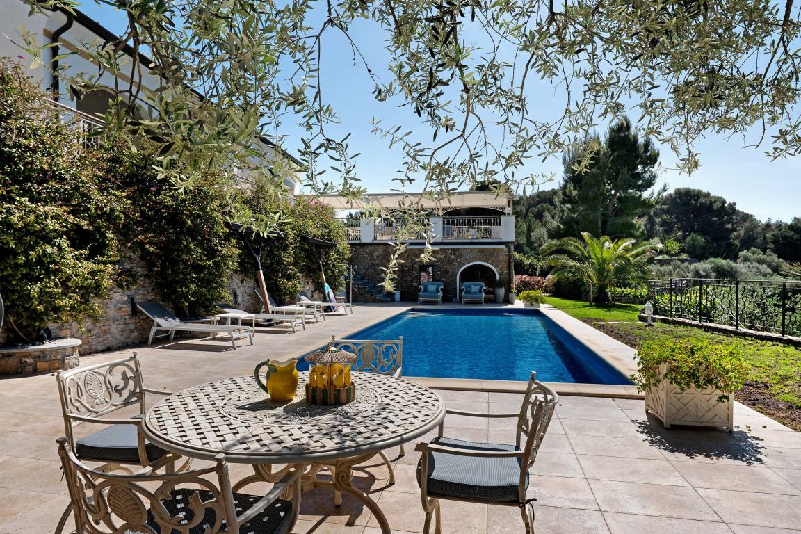 130 M² Appartement ∙ 3 Chambres ∙ 8 Personnes - Alassio