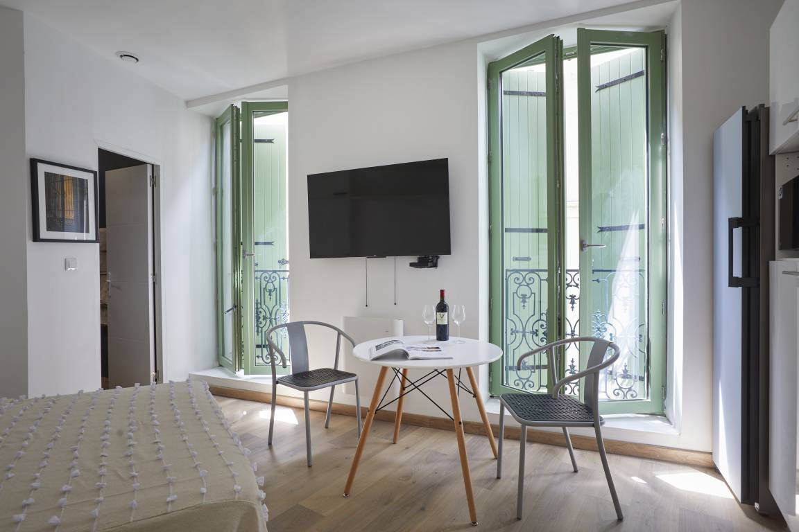 25 M² Studio Flat ∙ 1 Bedroom ∙ 2 Guests - Béziers