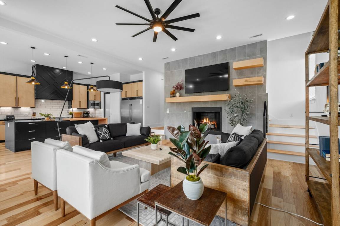310 M² House ∙ 4 Bedrooms ∙ 10 Guests - Bentonville, AR