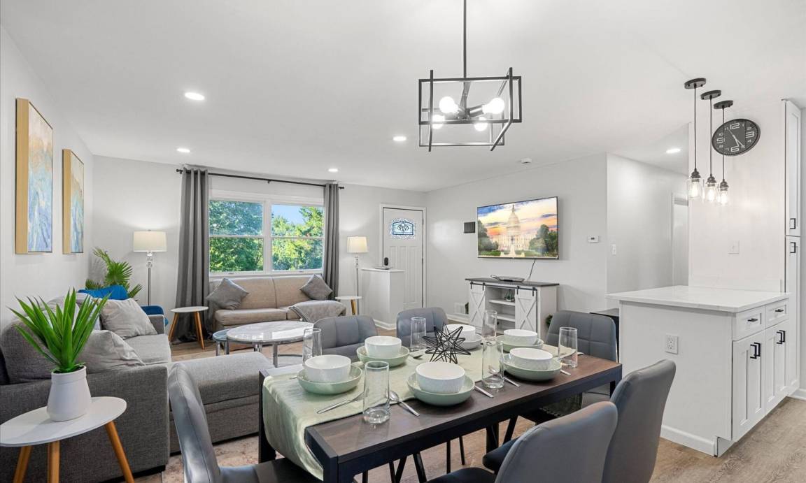 125 M² Apartment ∙ 3 Bedrooms ∙ 10 Guests - Falls Church, VA