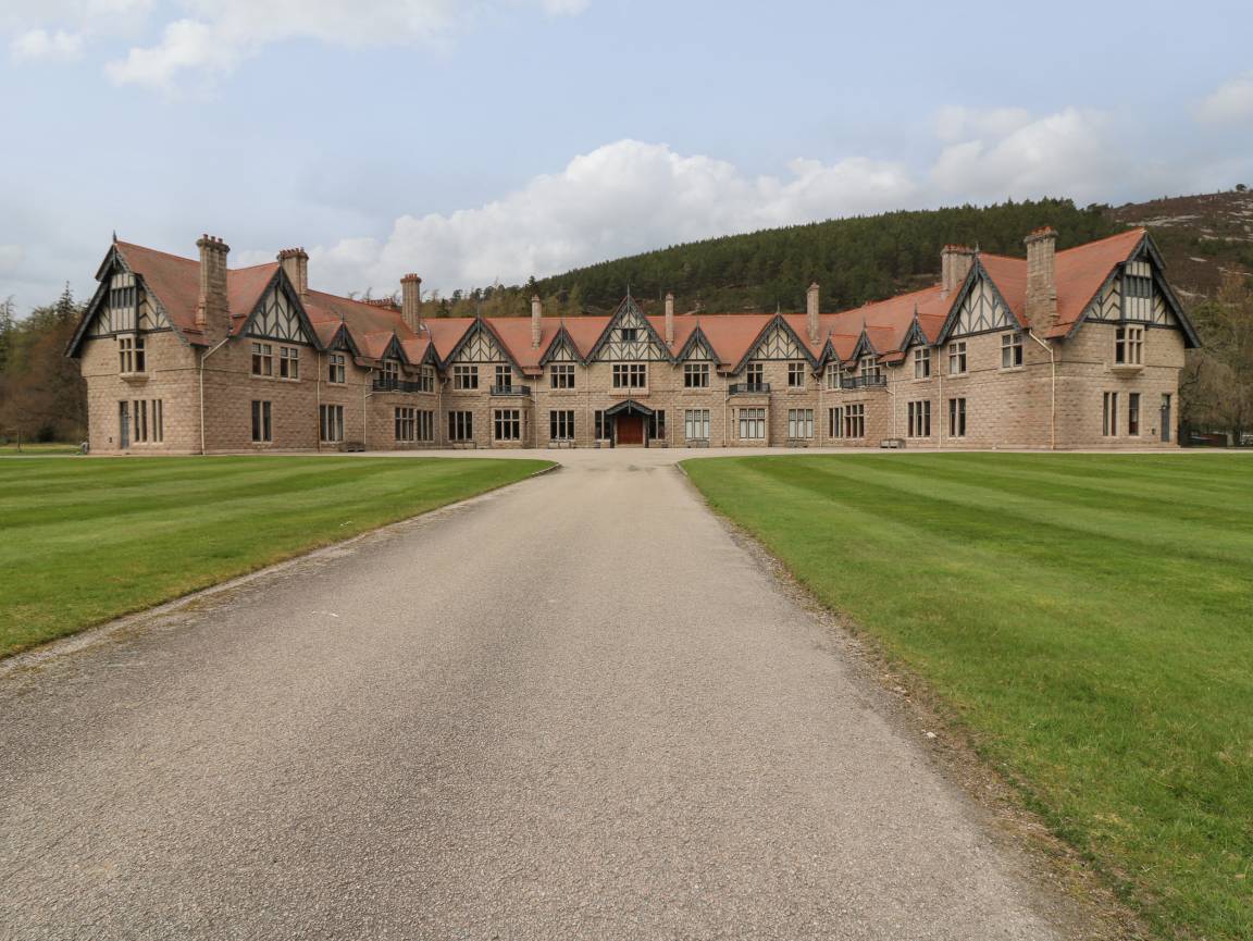 Cottage ∙ 2 Bedrooms ∙ 4 Guests - Braemar