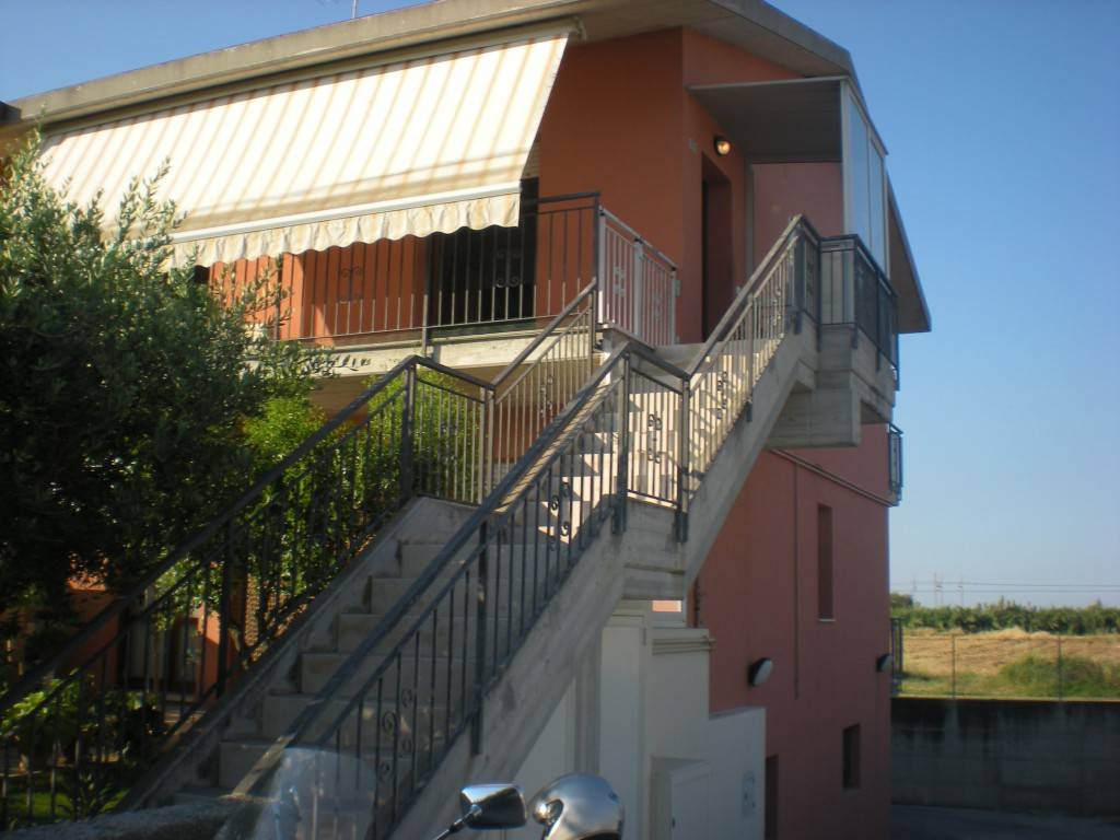 80 M² Apartamento ∙ 3 Habitaciones ∙ 5 Huéspedes - Fano