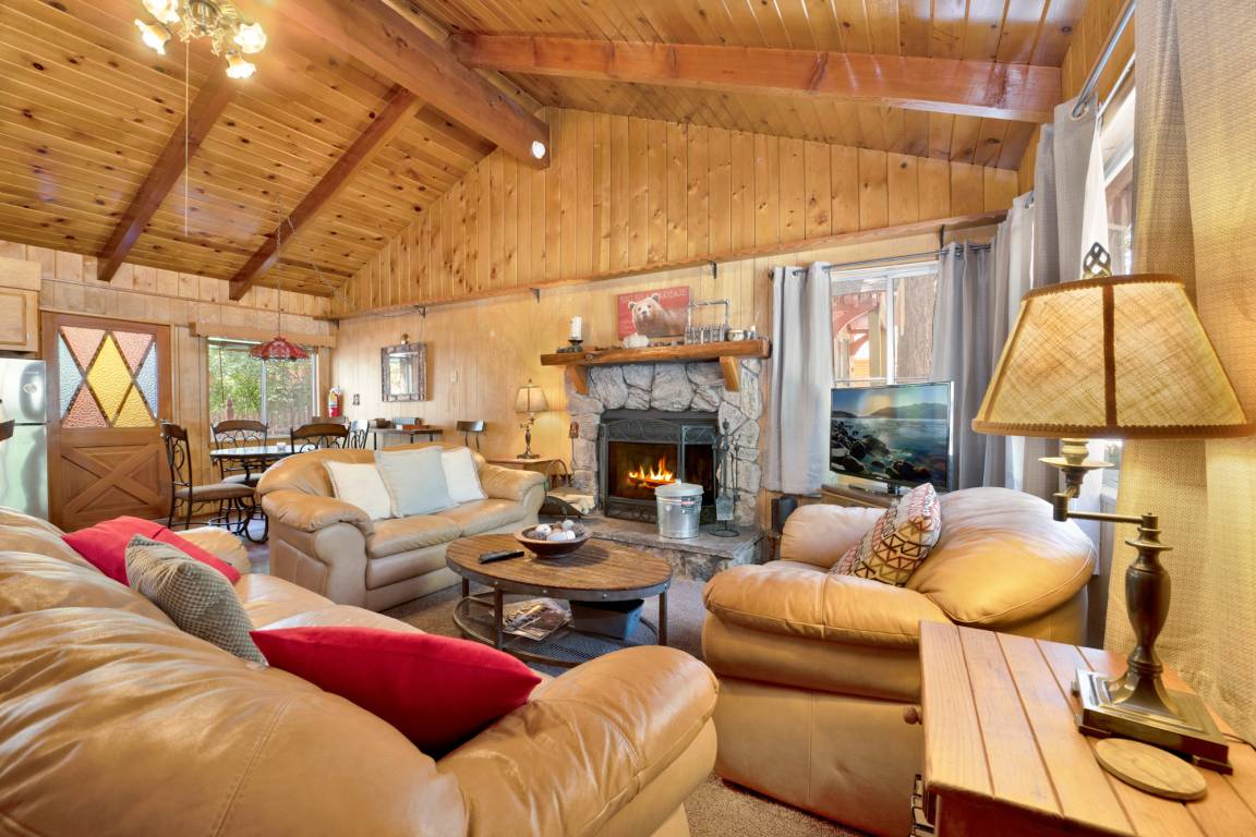 88 M² Cabin ∙ 2 Bedrooms ∙ 5 Guests - Big Bear Lake, CA