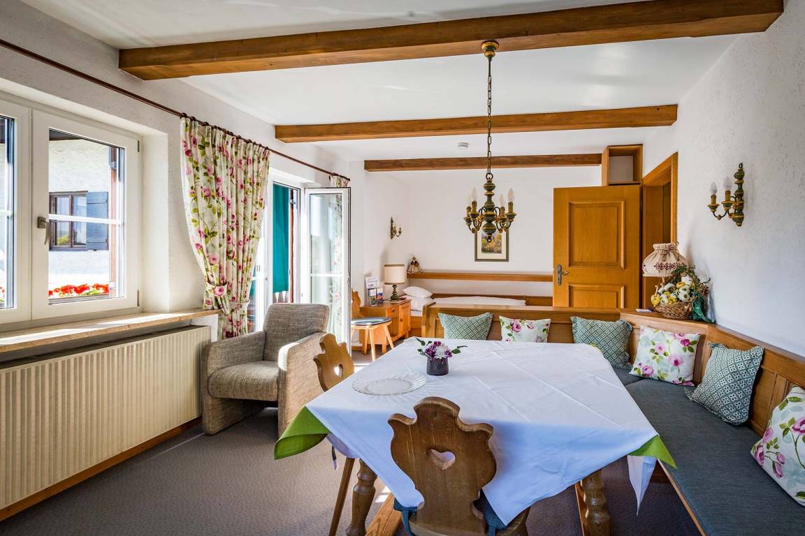 60 M² Ferienwohnung ∙ 2 Schlafzimmer ∙ 4 Gäste - Bayerisch Gmain