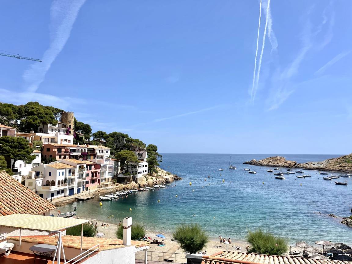 200 M² Villa ∙ 4 Chambres ∙ 8 Personnes - Begur
