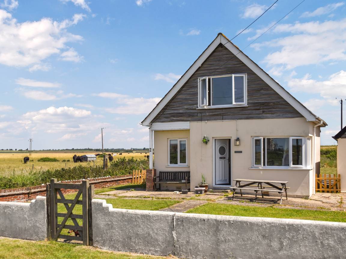 Cottage ∙ 2 Bedrooms ∙ 7 Guests - Essex