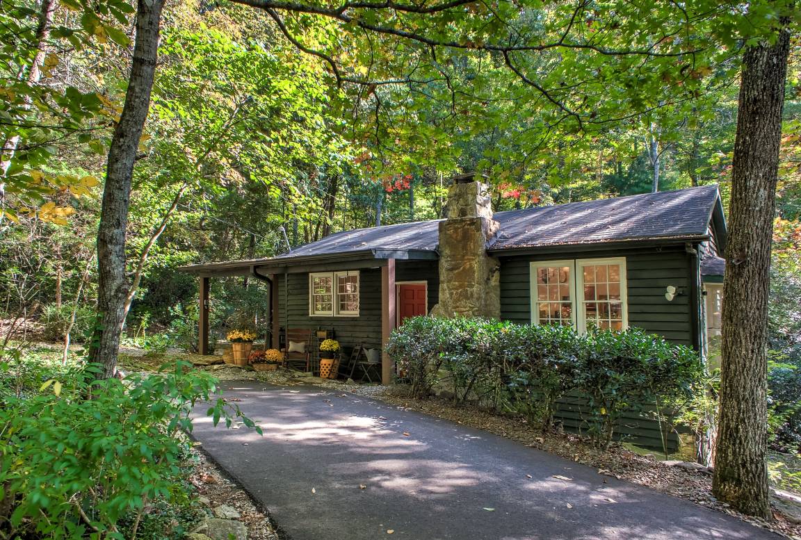 79 M² House ∙ 2 Bedrooms ∙ 4 Guests - Hendersonville, NC
