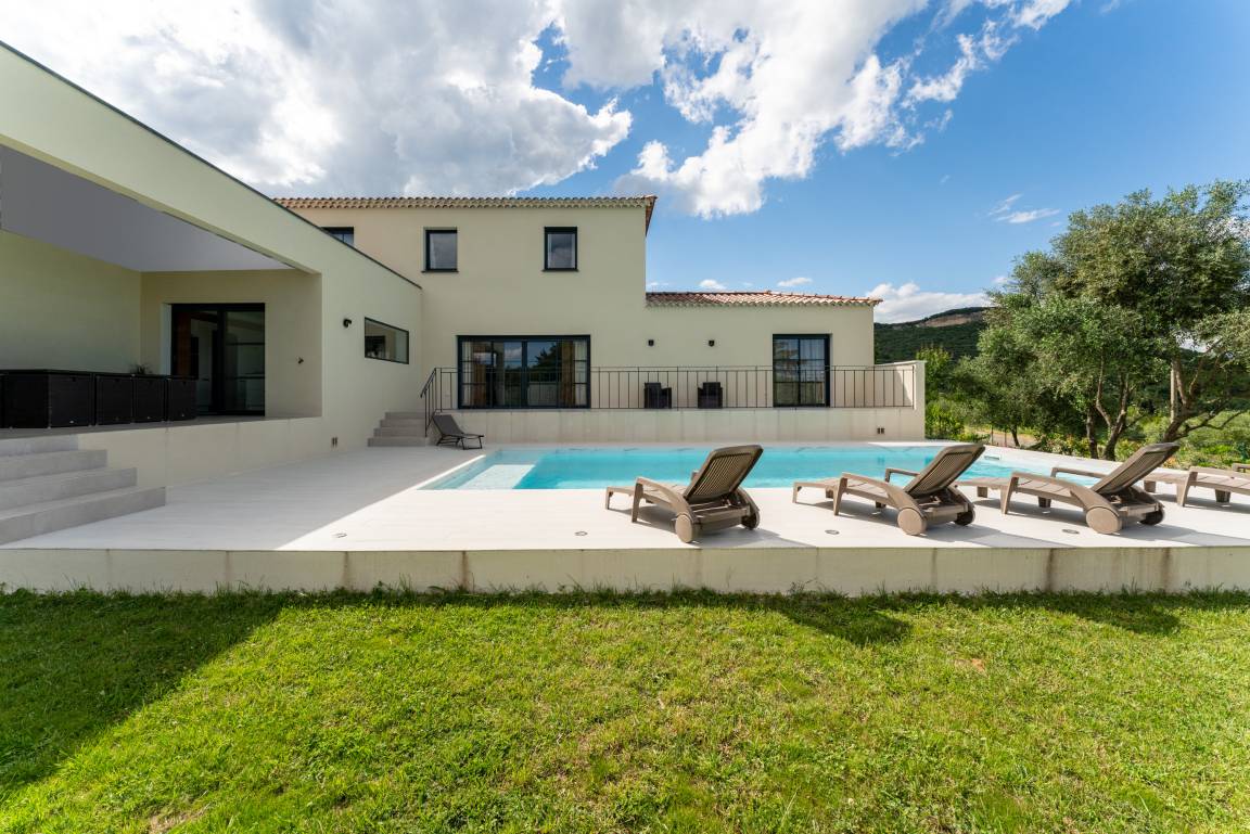 185 M² Villa ∙ 5 Chambres ∙ 10 Personnes - Pont-Saint-Esprit