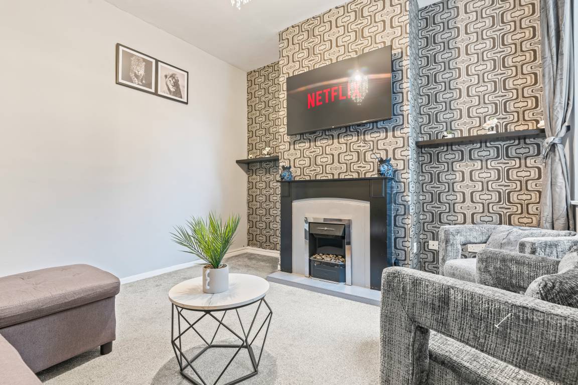 974 M² House ∙ 2 Bedrooms ∙ 6 Guests - Birmingham