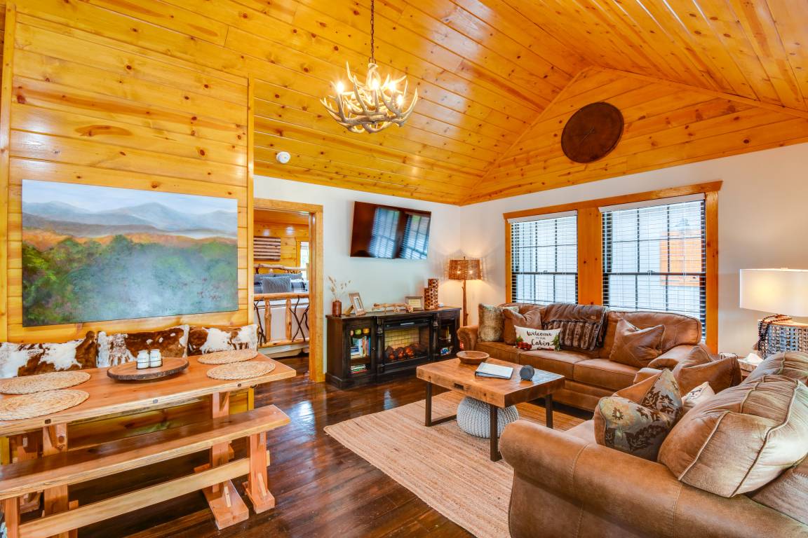 102 M² House ∙ 2 Bedrooms ∙ 6 Guests - Clarkesville, GA