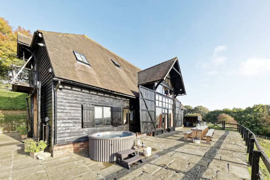Cottage ∙ 7 Bedrooms ∙ 20 Guests - Canterbury