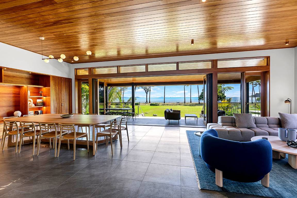 1050 M² House ∙ 6 Bedrooms ∙ 12 Guests - Airlie Beach