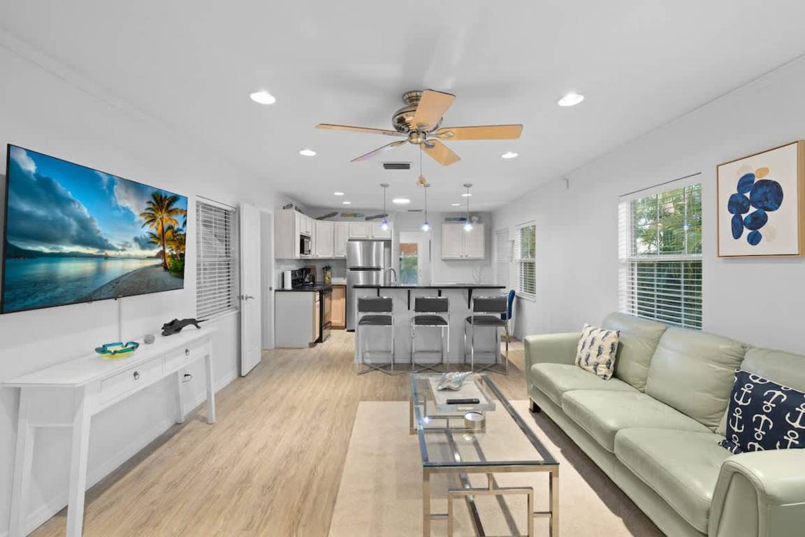 House ∙ 2 Bedrooms ∙ 4 Guests - Madeira Beach, FL