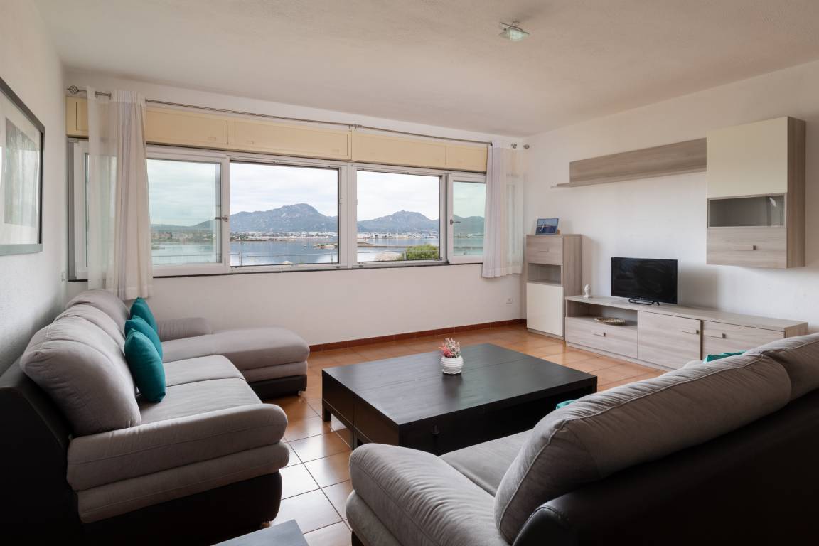 120 M² Appartement ∙ 3 Chambres ∙ 6 Personnes - Olbia