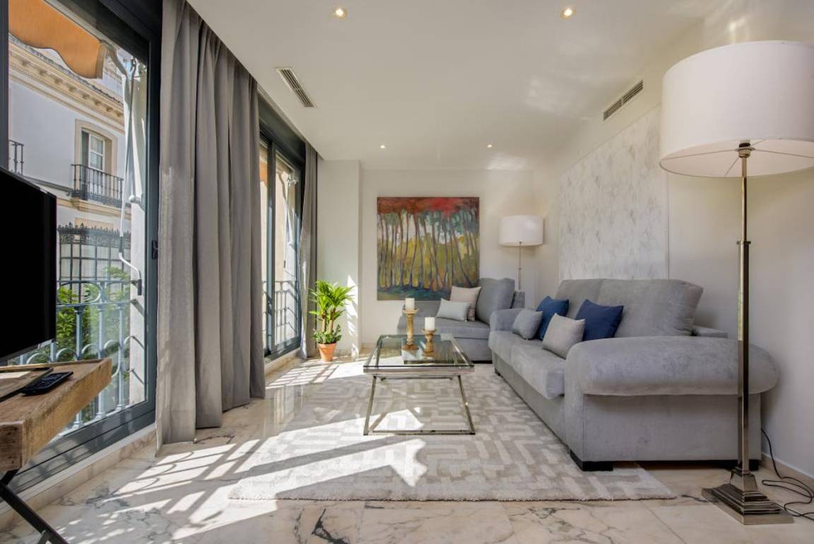 110 M² Apartamento ∙ 2 Habitaciones ∙ 5 Huéspedes - Dos Hermanas
