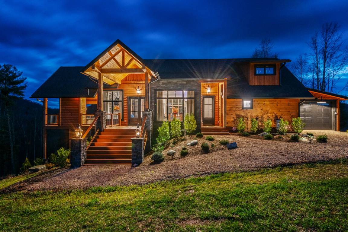 Cabin ∙ 4 Bedrooms ∙ 10 Guests - Watauga Lake, TN