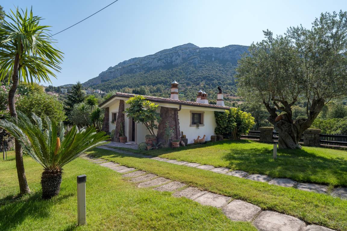 45 M² Ferienhaus ∙ 1 Schlafzimmer ∙ 2 Gäste - Cala Gonone