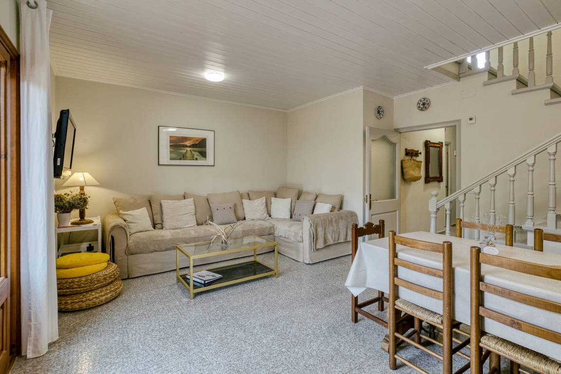 235 M² Chalet ∙ 4 Bedrooms ∙ 8 Guests - Pals