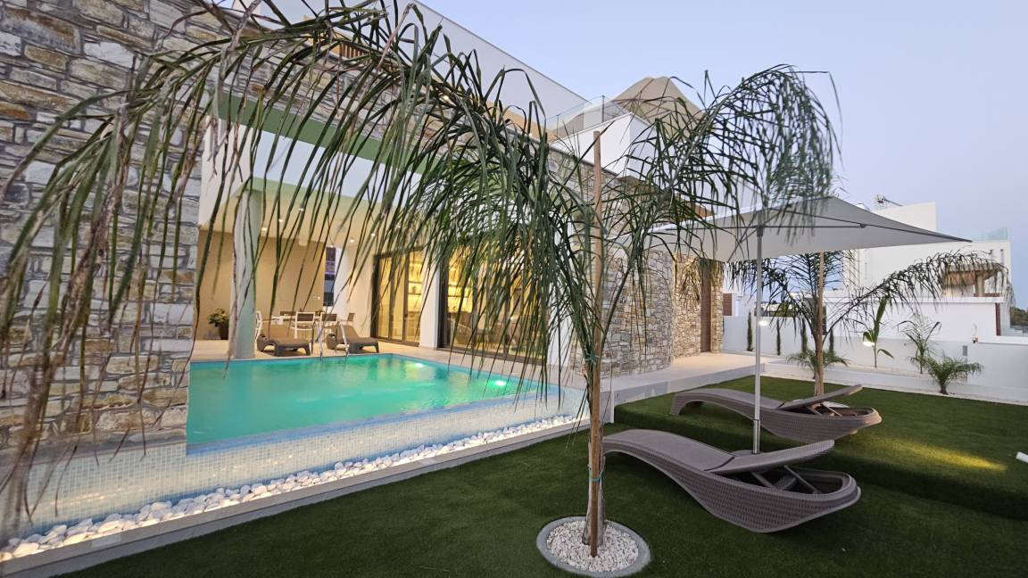 170 M² Villa ∙ 3 Bedrooms ∙ 6 Guests - Nissi Beach